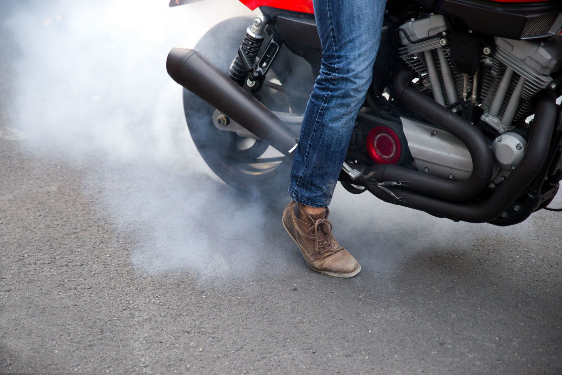 Freinage moto : 10 règles à connaître sur route